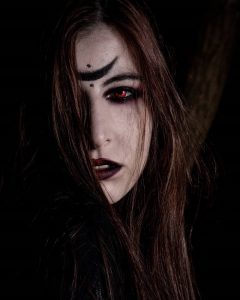 71 Spooky Vampire Makeup Looks to Try at Halloween – SheIdeas