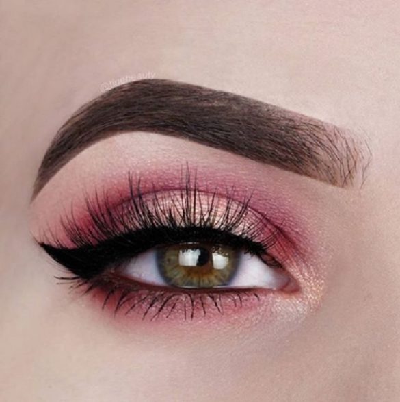 45 Pink Eye Makeup Looks to Make You Feel Dolled Up – SheIdeas