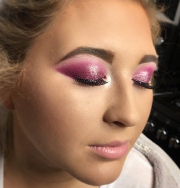 45 Pink Eye Makeup Looks to Make You Feel Dolled Up – SheIdeas